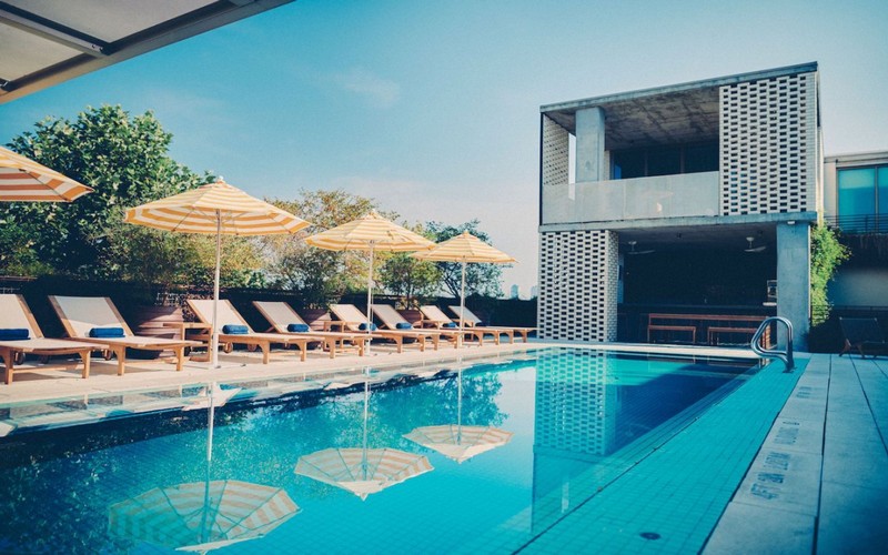 7 best pool bars in Austin - Wanderlust Tips Magazine