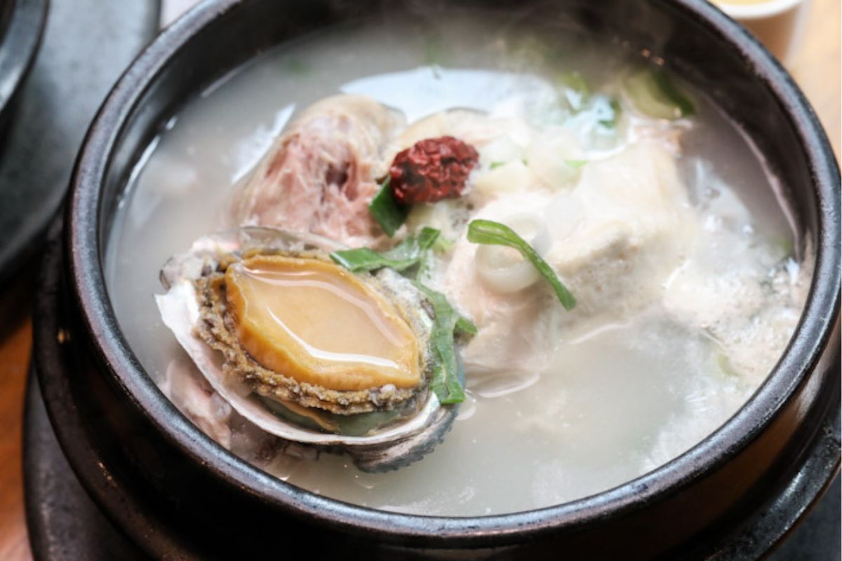 Samgyetang: A nutritious traditional Korean dish • WANDERLUST TIPS